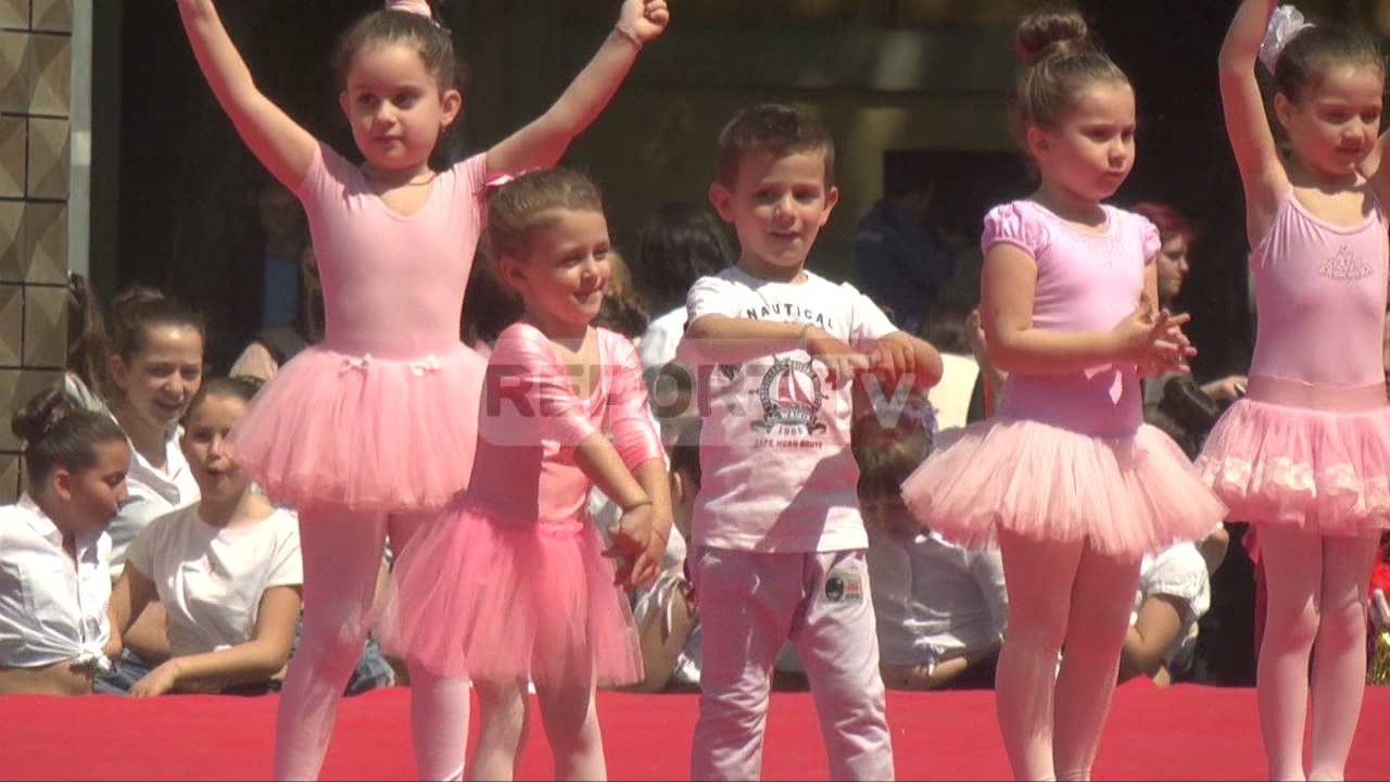 Report TV - Dita e Vallëzimit, aktivitete kërcimi  me fëmijë tek Parku Rinia