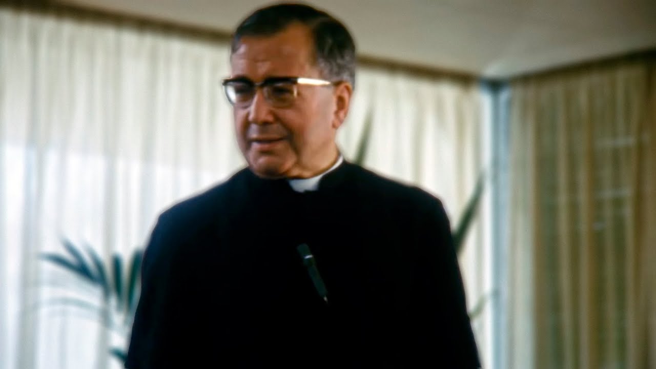 What is the Holy Rosary? | St. Josemaría answers
