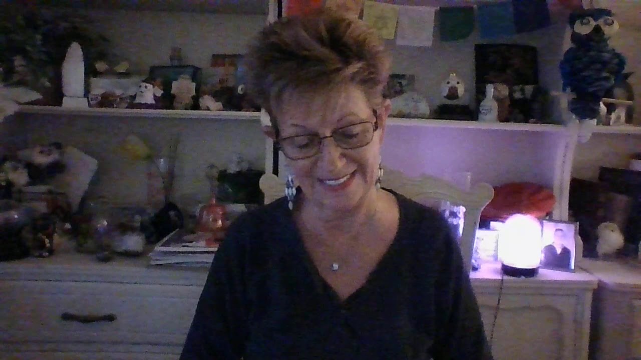 MEDIUMSHIP READING                                                              Mindy B.  11 -23- 20