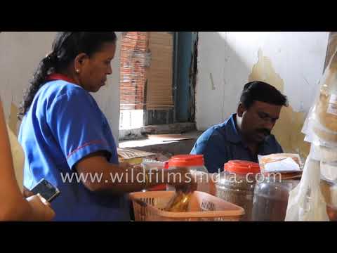 Spice market in Kochi: cinnamon, star anise, mace, nutmeg for sale