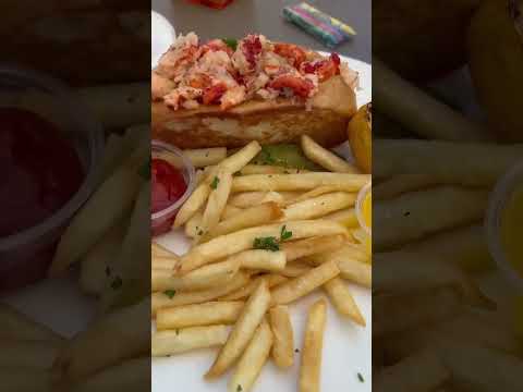 Lobster RoLL @ BLuewater Catalina IsLand..🌸🍺 Where to eat Lunch at catalina island???