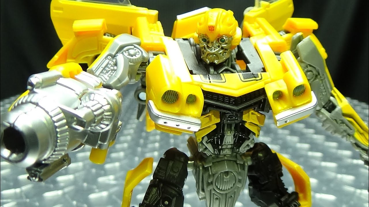 Studio Series Deluxe BUMBLEBEE: EmGo's Transformers Reviews N' Stuff