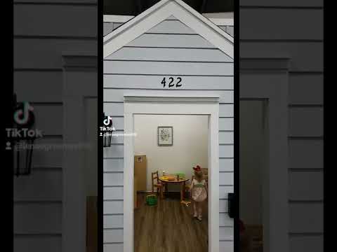 Polka Dots Play Cafe Haubstadt, IN. These themed rooms are so vlcute!!