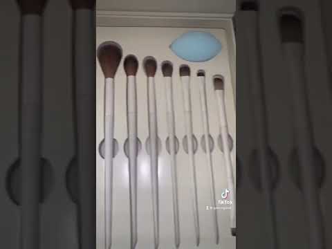 MAKEUP BY ARIEL BRUSHES