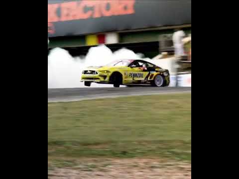 Mustang shredding in Formula drift 🔥