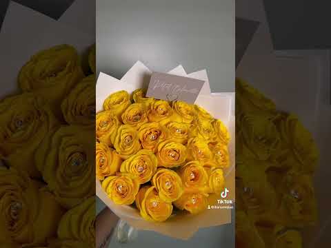 π #flowerbusiness #floristlife #florists #ramobuchon #flowerbouquet