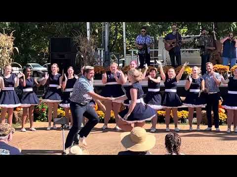 Bailey Mountain Cloggers with Michael Cleveland and Flamekeeper