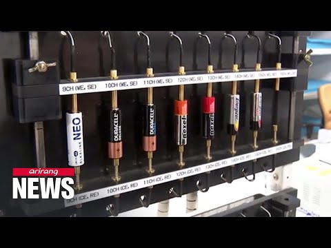 How can single-use primary lithium batteries be replaced?