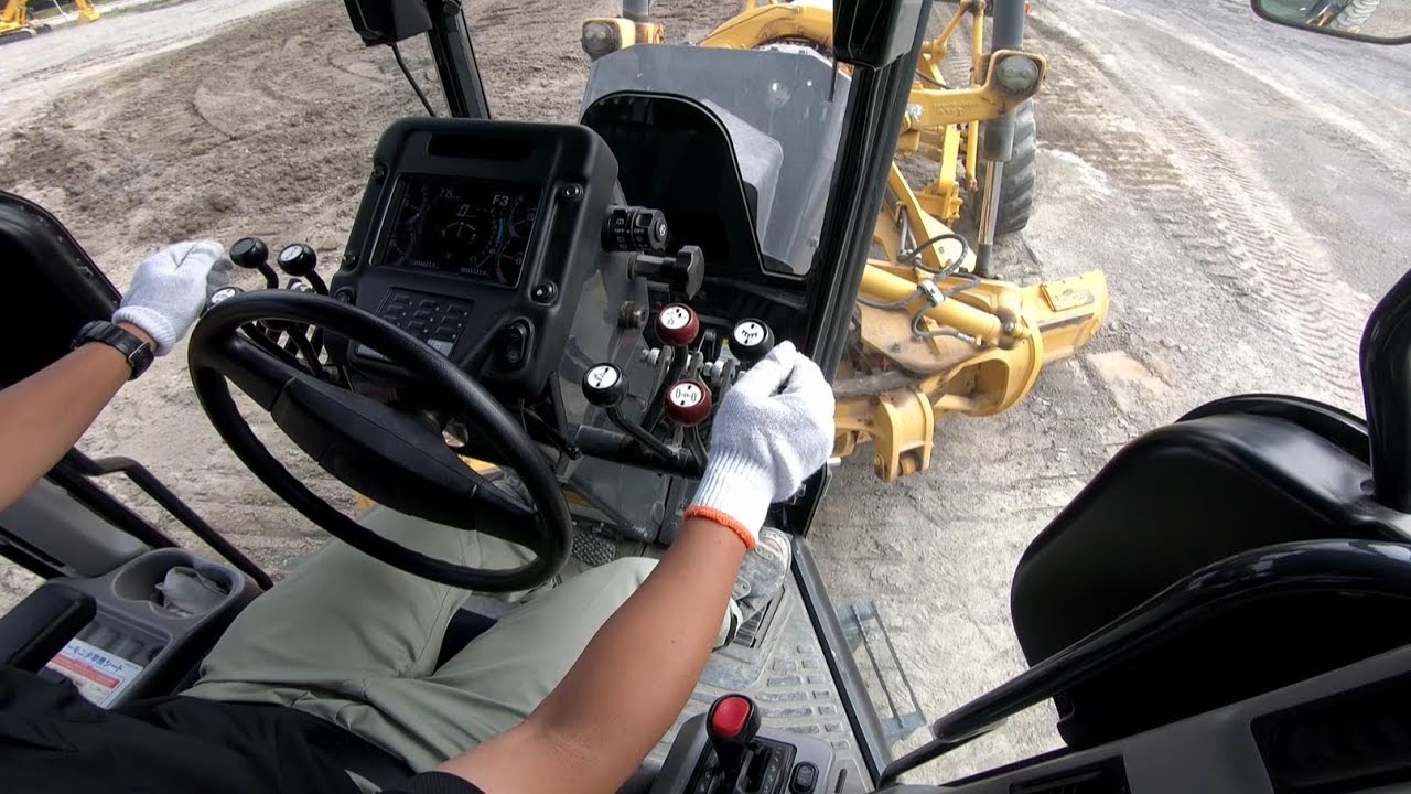 Komatsu motor grader GD675 #motorgrader