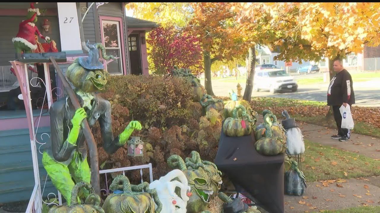 Artist creates pumpkin patch with a twist in Newton Falls