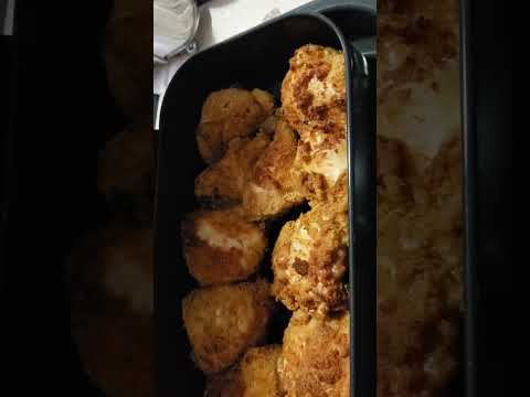 Ninja Foodi Smart Grill air fry chicken.I use shake n' bake seasoning .crispy and yummy.