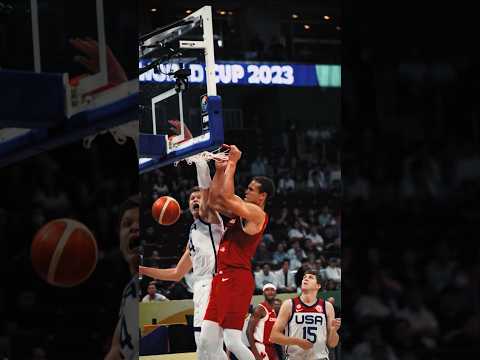 Not sure if the dime or the slam is better π₯#FIBAWC x #WinForCanada π¨π¦