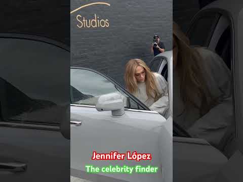 Jennifer López leaving dance studio Los Angeles.