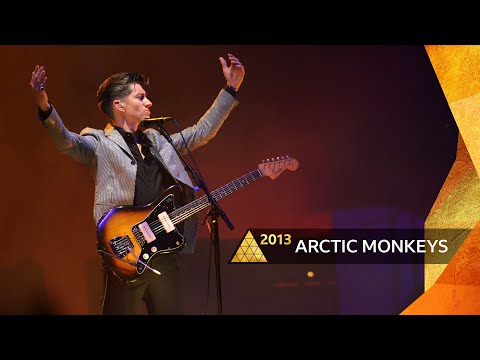 Arctic Monkeys - I Bet You Look Good on the Dancefloor (Glastonbury 2013)
