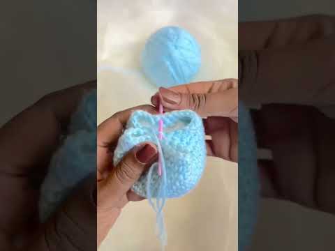 Tulip☁️🤍 #crochet #crochetsmallbusiness #viral #crochettutorial #trending #cute #amigurumi #tulip