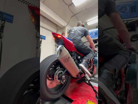 2025 Honda CBR1000RR-R makes 210whp!!