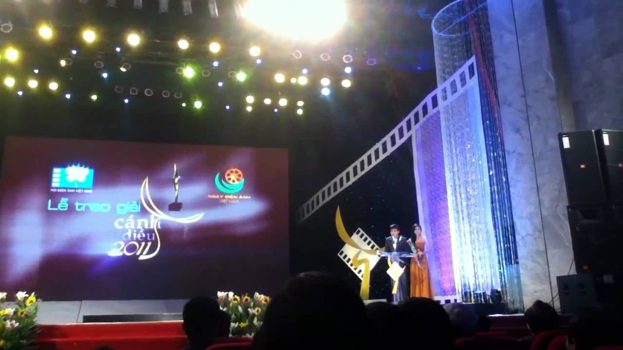 Elly Tran Ha  share the joy received gold Kite