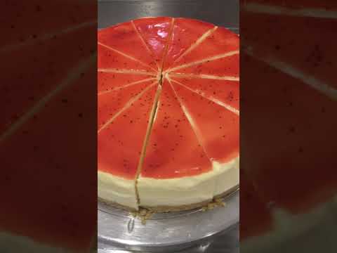 Using glucose syrup for adhesive | How to slice a cheesecake | #shorts @ChefLoy80