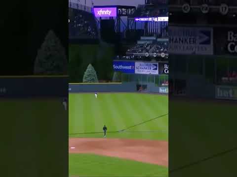Kyle Schwarber hits a homer to make the score 5-1 #mlb #baseball #sports #phillies #shotime #espn #_