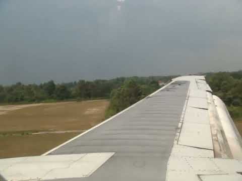 Indonesia AirAsia B737-300 PK-AWQ landing at Pekanbaru Airport (PKU / WIBB)