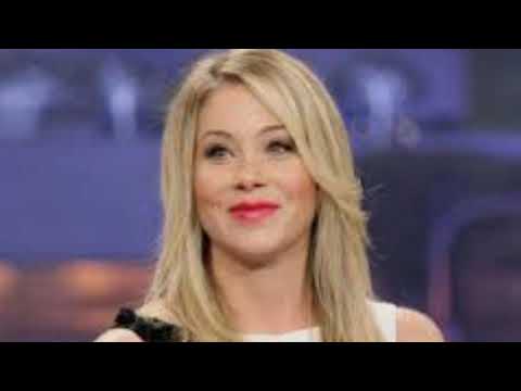 Christina Applegate reveals multiple sclerosis diagnosis ||