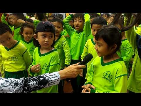 Bergembira bersama antimo anak dari TK Rahmania Jakarta