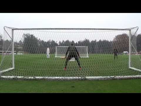 Gigio Donnarumma's flying lessons