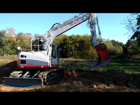 Pelle TAKEUCHI TB2150R + POWERTILT MARTIN
