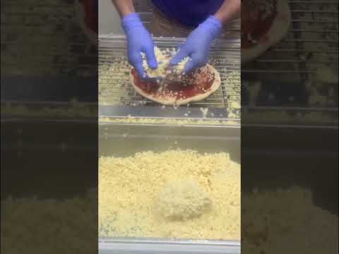 Domino's cheese burst farmhouse pizza making #makingvideos #dominospizza #cheeseburst #recipe