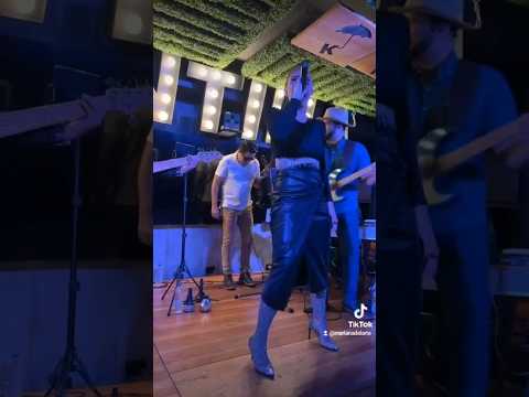 Having fun 🤩 #singer #cantante #latina #musicalatina #latinmusic