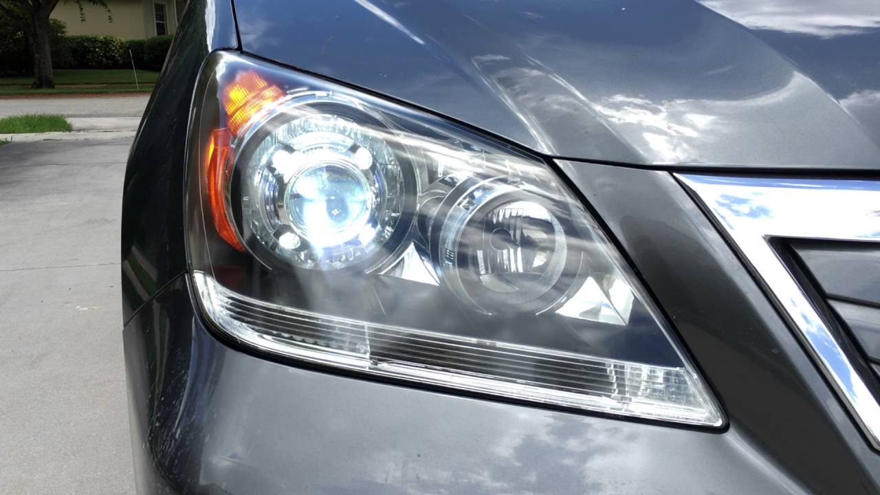 Honda Odyssey Retrofitted Projector Headlights