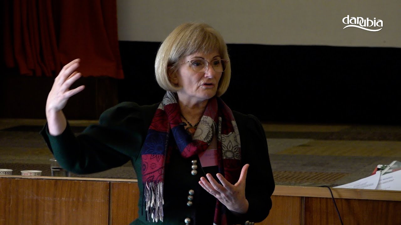 A kiégésről tartott előadást Antal Judit mentálhigiéniás szakember Visegrádon - Danubia Televízió