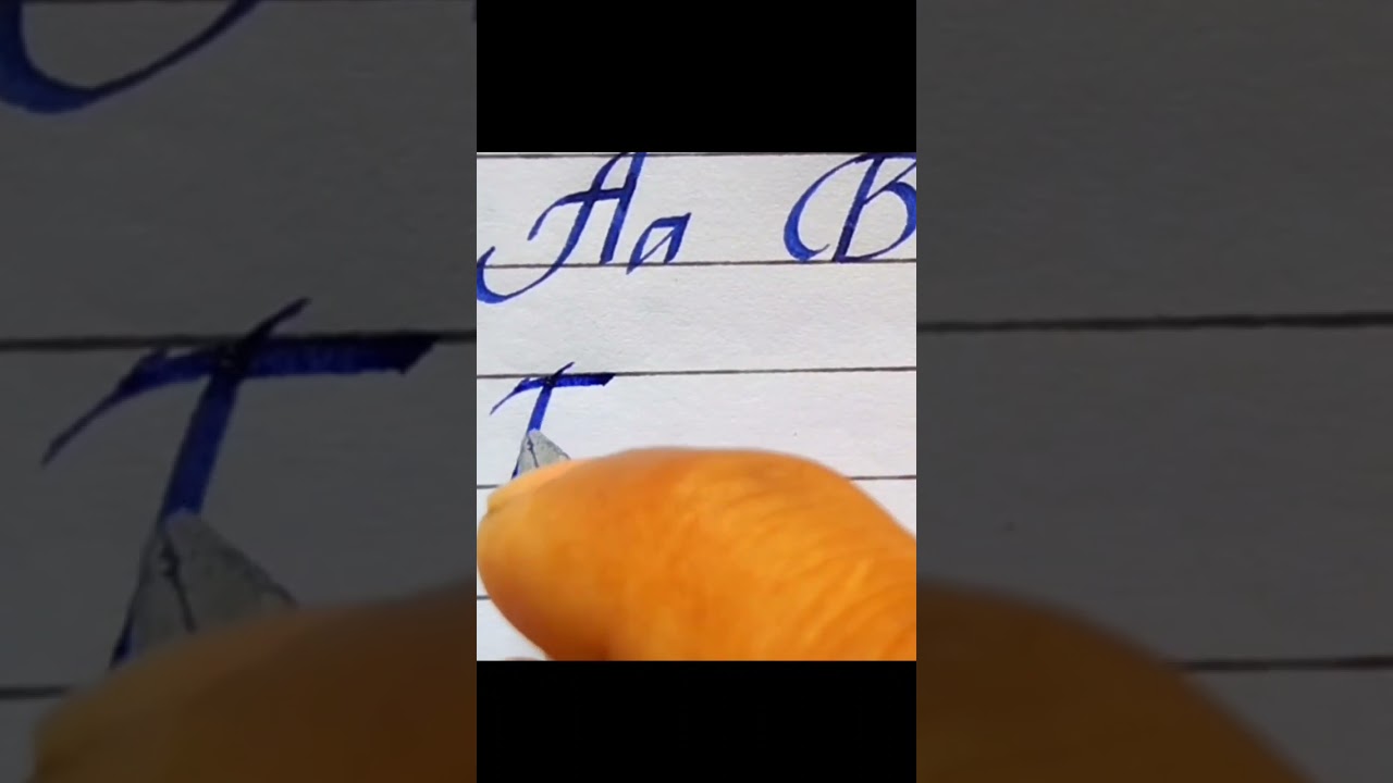 Alphabet 'E' in Italic Calligraphy