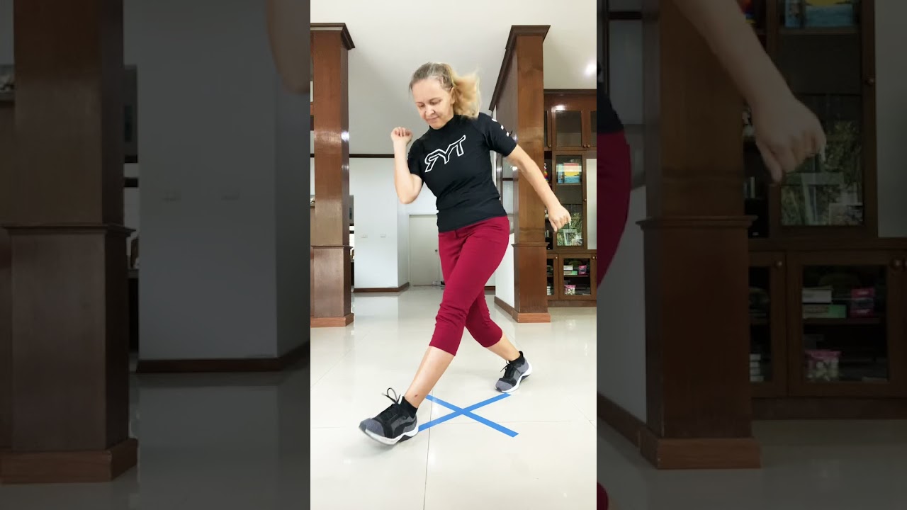 Dance shuffle every day simple movements #simple #tutorial #dancetutorial #shuffledance #shuffle