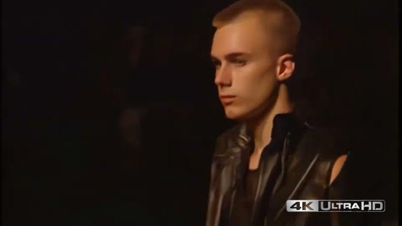 Dior Homme - SS04 Strip Runway Show - 4k Ultra HD