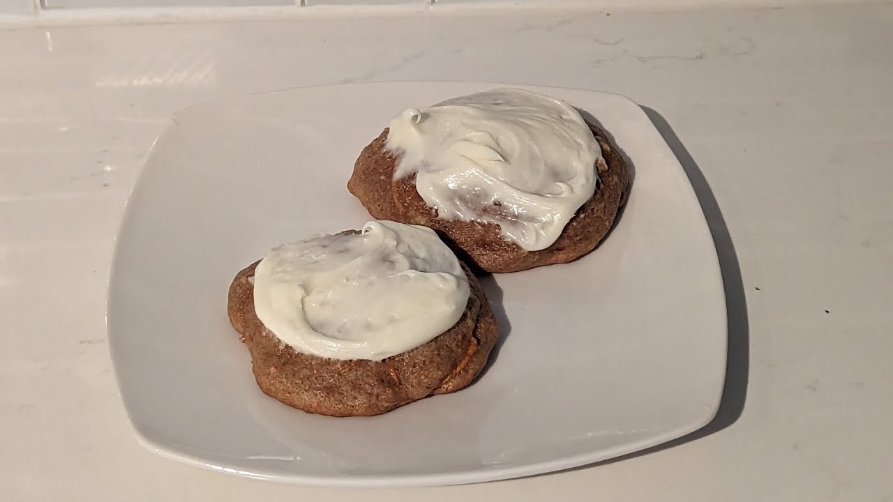 Carrot cake cookies 🤤 #dessert #carrotcake #cookies #foodshorts #easyrecipe #sweets #delicious