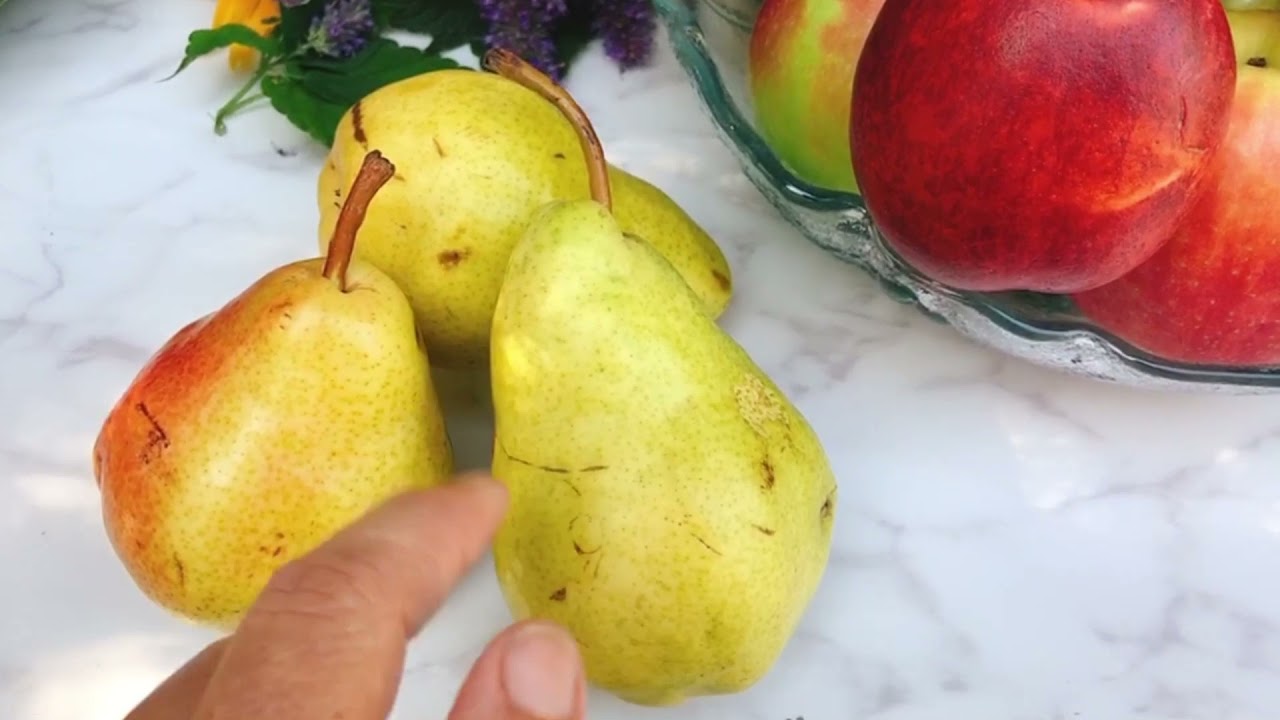 How to Tell if Pears are Ripe and How to Store