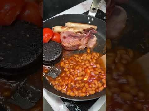 How to cook a one pan full English breakfast #food #breakfast #fullenglishbreakfast