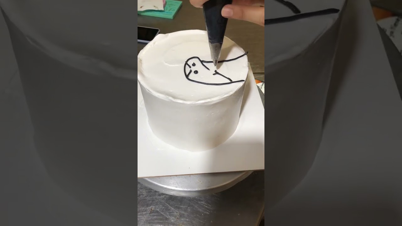 Como decorar la torta con Meme de flork de merengue