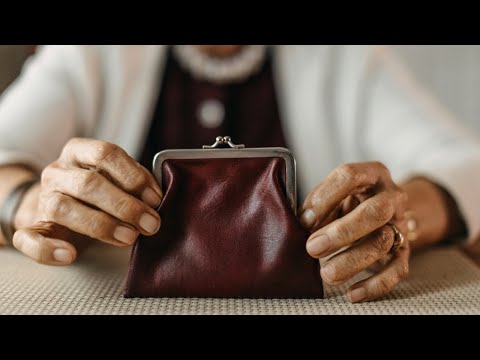 AustralianSuper being accused of exploitation as vulnerable widows speak out