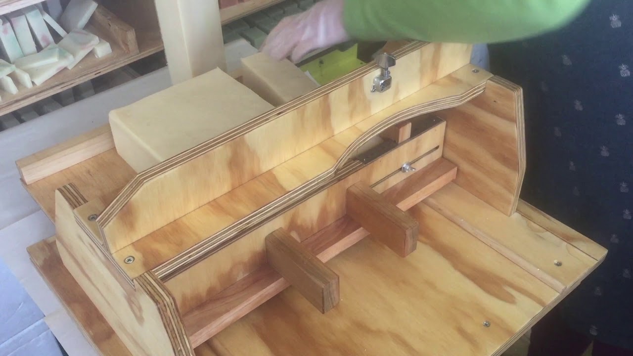Modish soap slab cutter