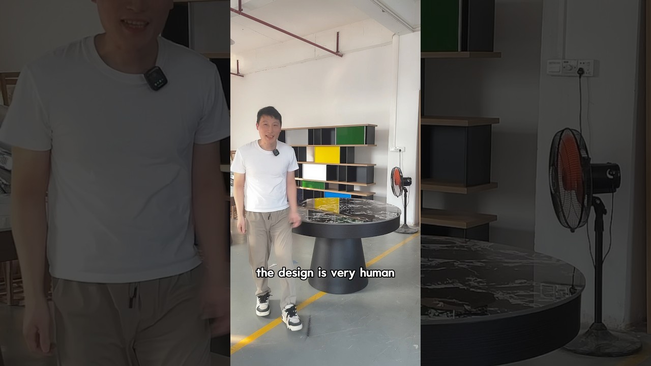 PE teacher?  🤣🤣🤣Ahaaaa…the design of expandable dining table is very human…#tables #diningtable