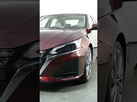 2023 Nissan Altima SL | Universal Nissan
