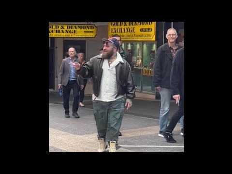 Imagine singing a Teddy Swims song while busking on the street and Teddy randomly walks by… 🤯🎤