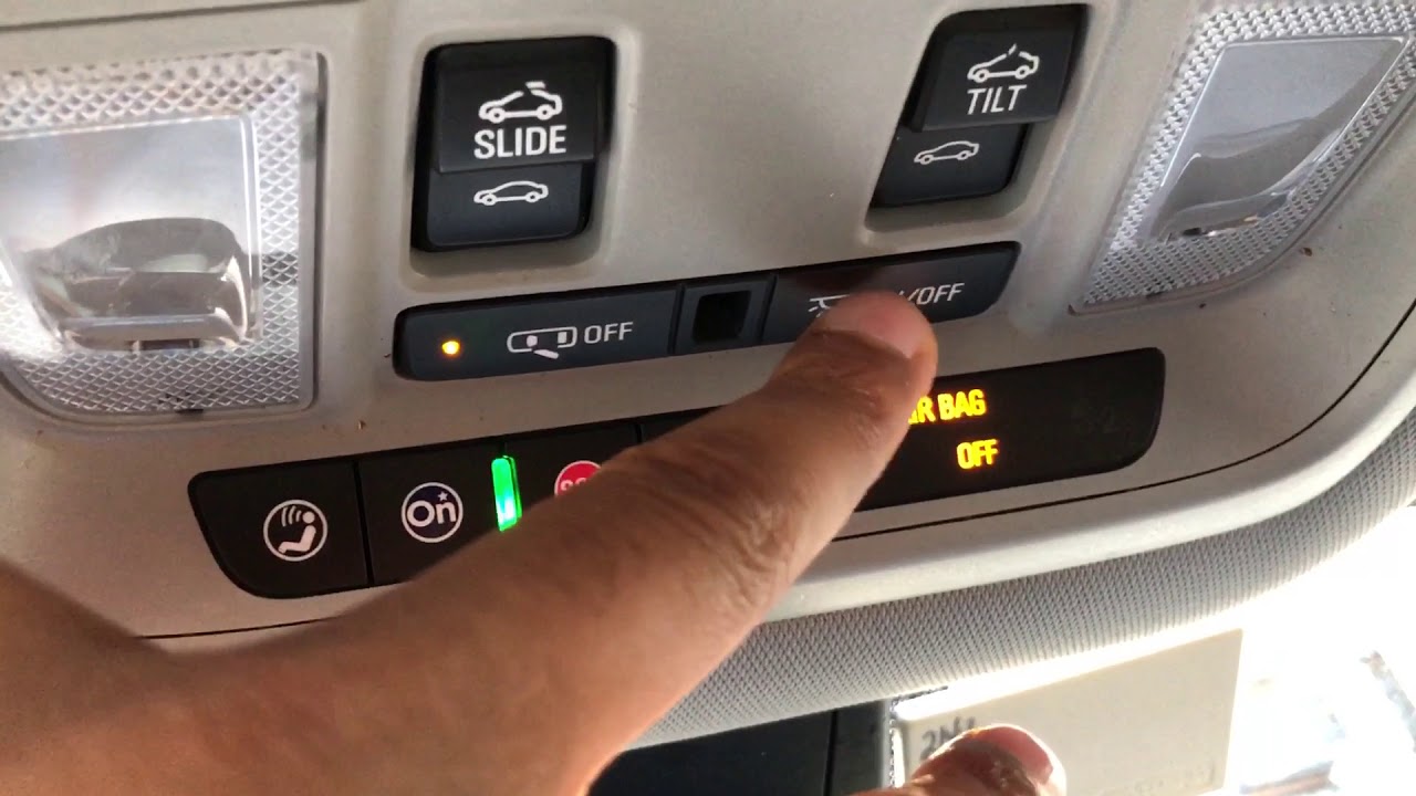 GMC Acadia - Interior lights turn on/off