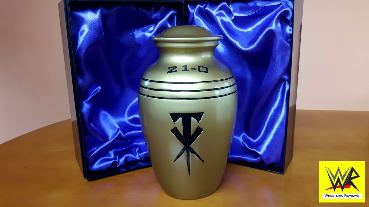 Unboxing & Review #24 - A Urna do The Undertaker