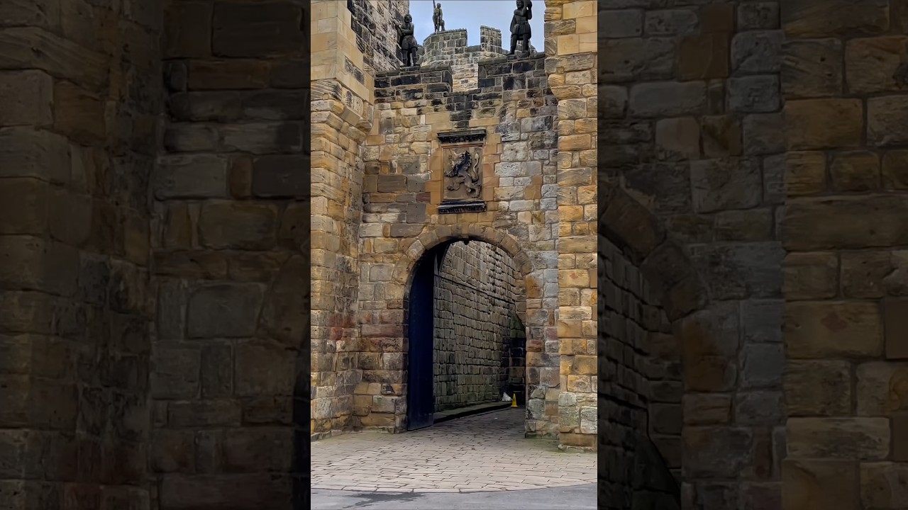 This is a portal to the Middle Ages ALNWICK CASTLE #england #peruviansaroundtheworld