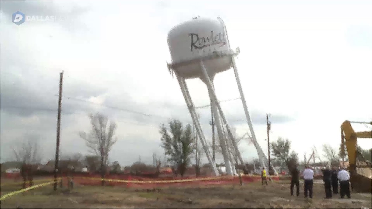 The Martha Lane water tower in Rowlett coming down
