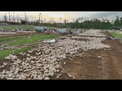Severe storms sweep the southern U.S.