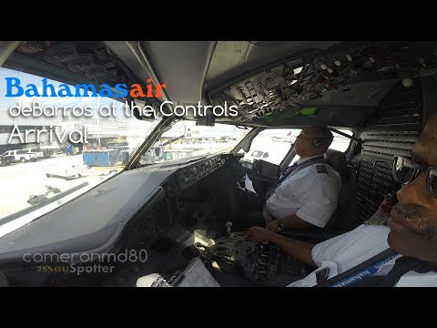 Boeing 737-500 Cockpit Landing | Bahamasair | deBarros at the Controls | MYNN-KFLL | C6-BFC | Gopro